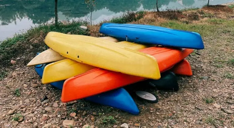 How To Paint a Kayak (8-Steps Guide)