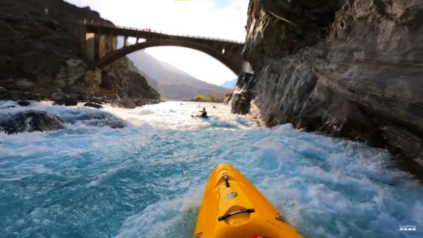 How Fast Do Kayaks Go? (Factors & MPH Speeds)